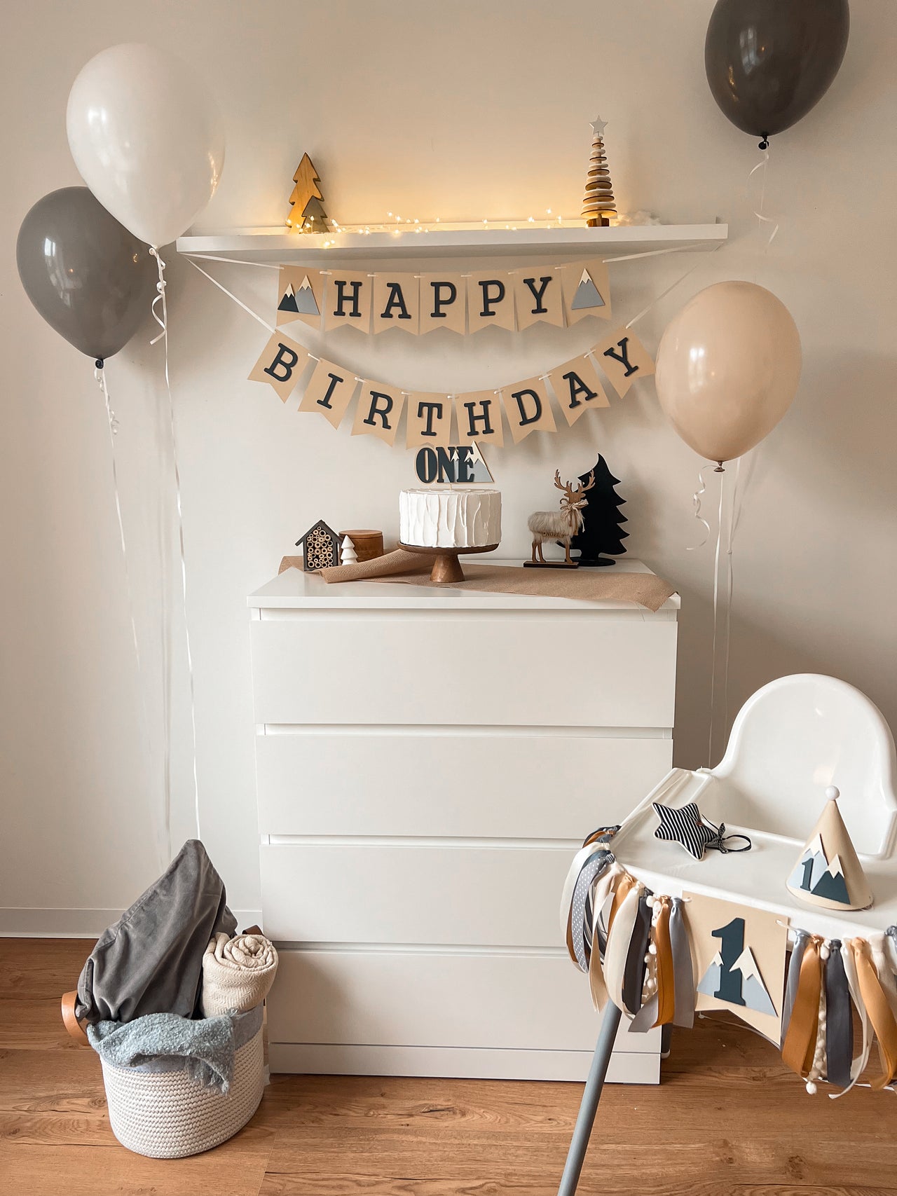 Mountain - Themed Birthday Party Decorations